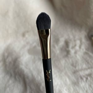 Yves Saint Laurent | Makeup | Ysl Concealer Brush N6 | Poshmark